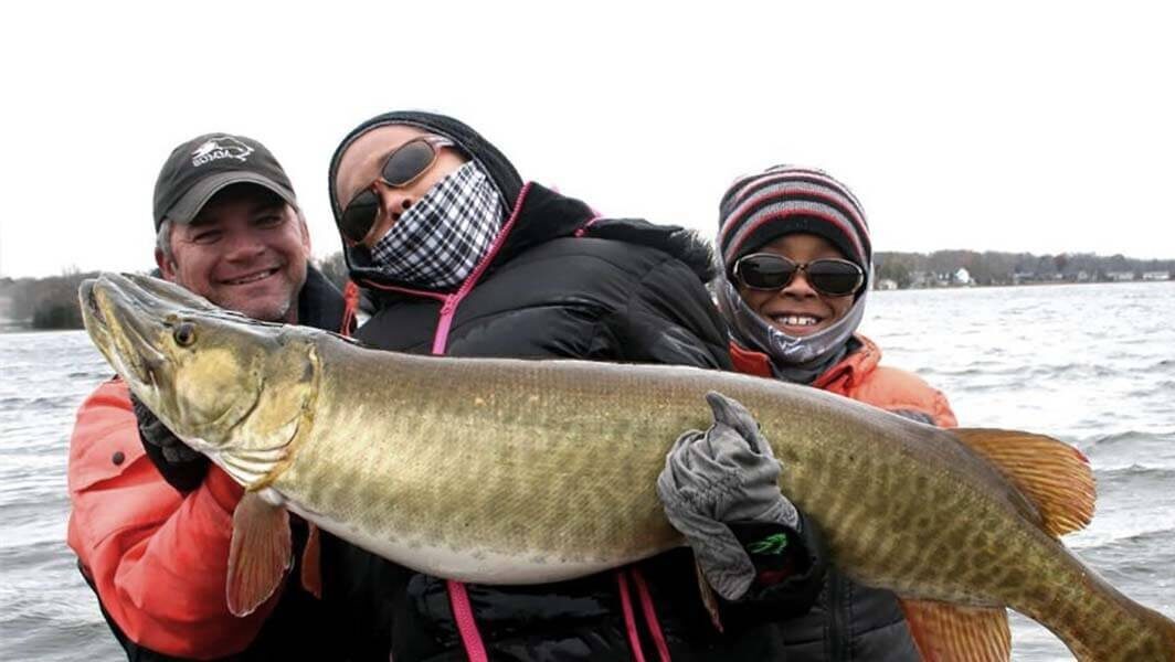 Taking Photos – Michigan Muskie Alliance